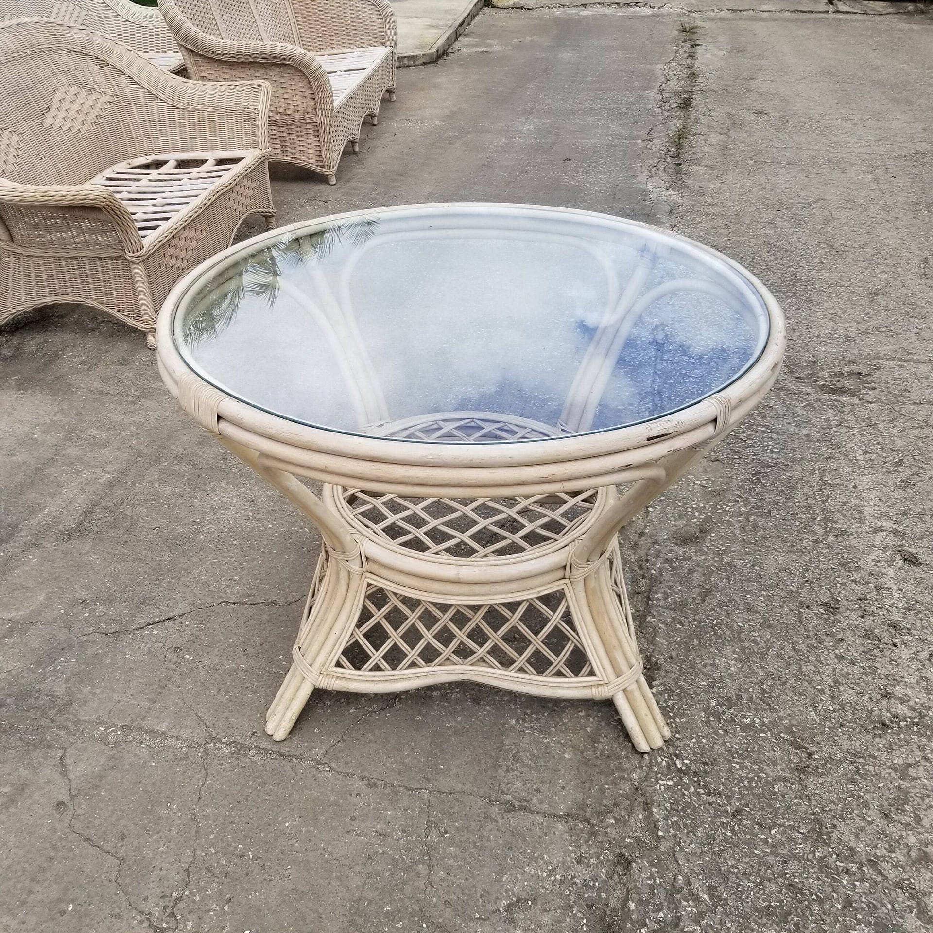 Wicker Dining Table – Everything Warehouse